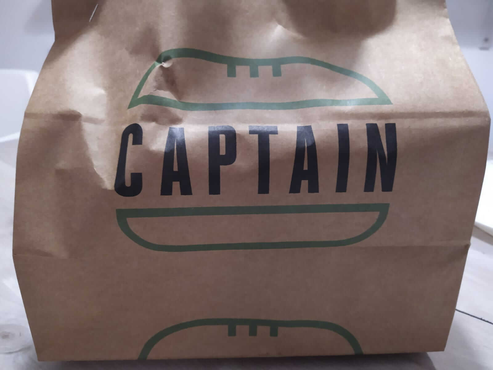 קפטן קרית אונו (Captain Burger) - תפריט וביקורת - אוכל רחוב
